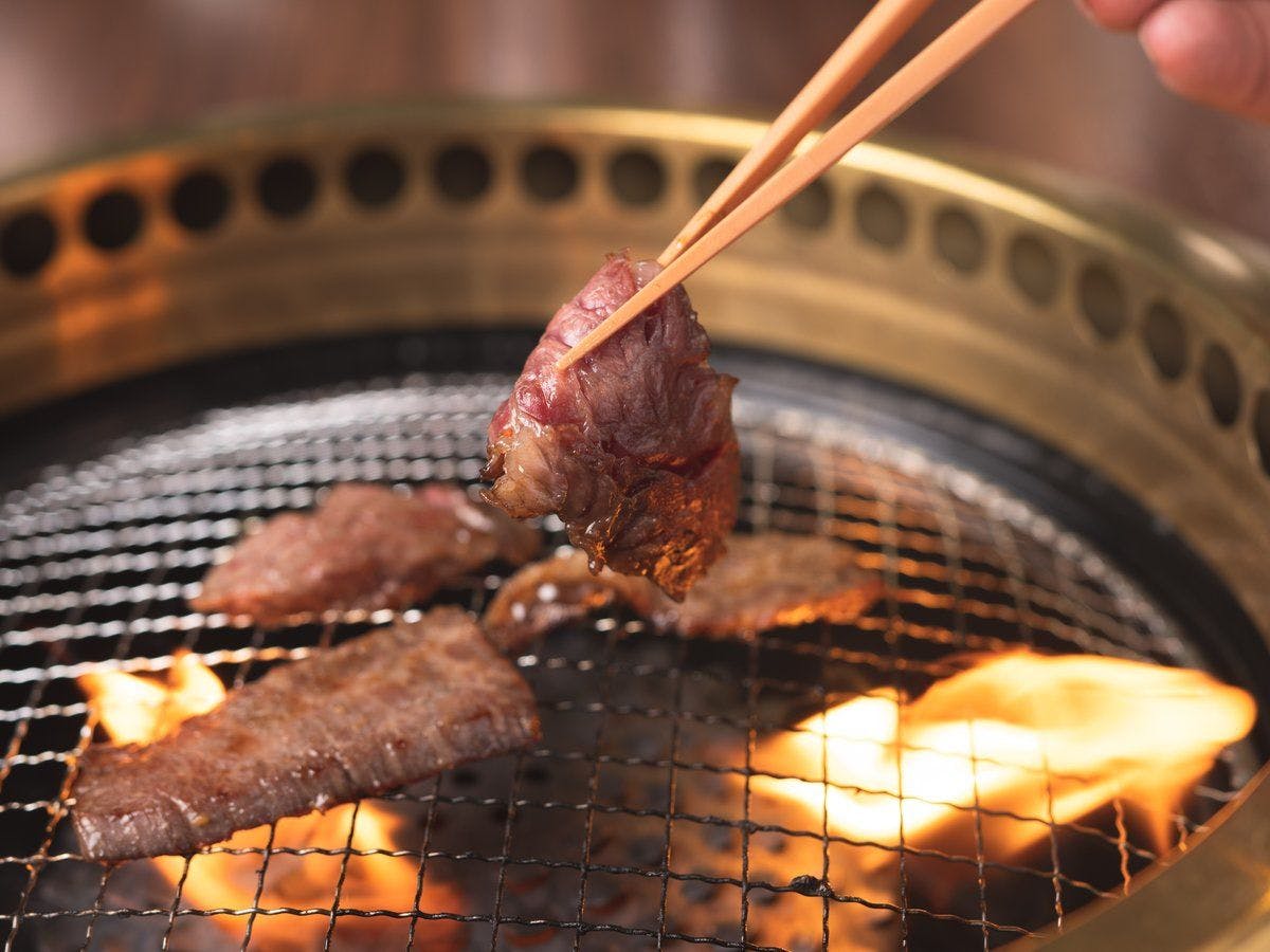 御殿場高原 時之栖 - 【GKB-fu焼肉】地元ブランド牛「あしたか牛」＋「国産牛」夏の焼肉食べ比べAプラン 1泊2食付き - 【スローハウスヴィラ 】ロフト付き4ベッド 【Yahoo!トラベル】