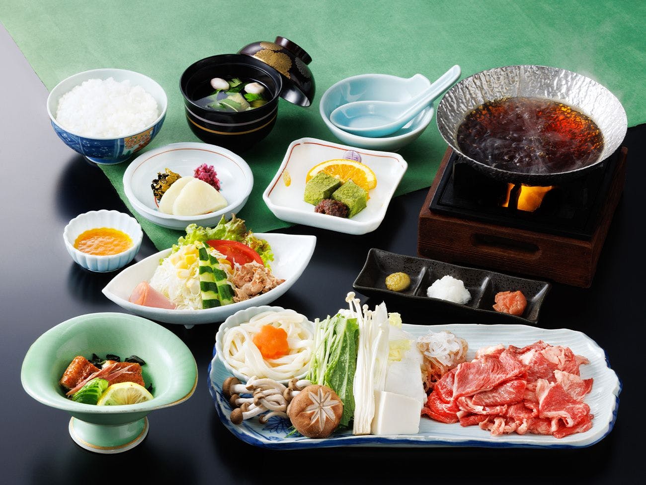 湯原国際観光ホテル菊之湯 - 【選べる定食】お料理少なめの鍋定食 岡山県北名物 和牛そずり鍋 又は 海鮮鍋 - 禁煙ペット可能 スーペリア ...