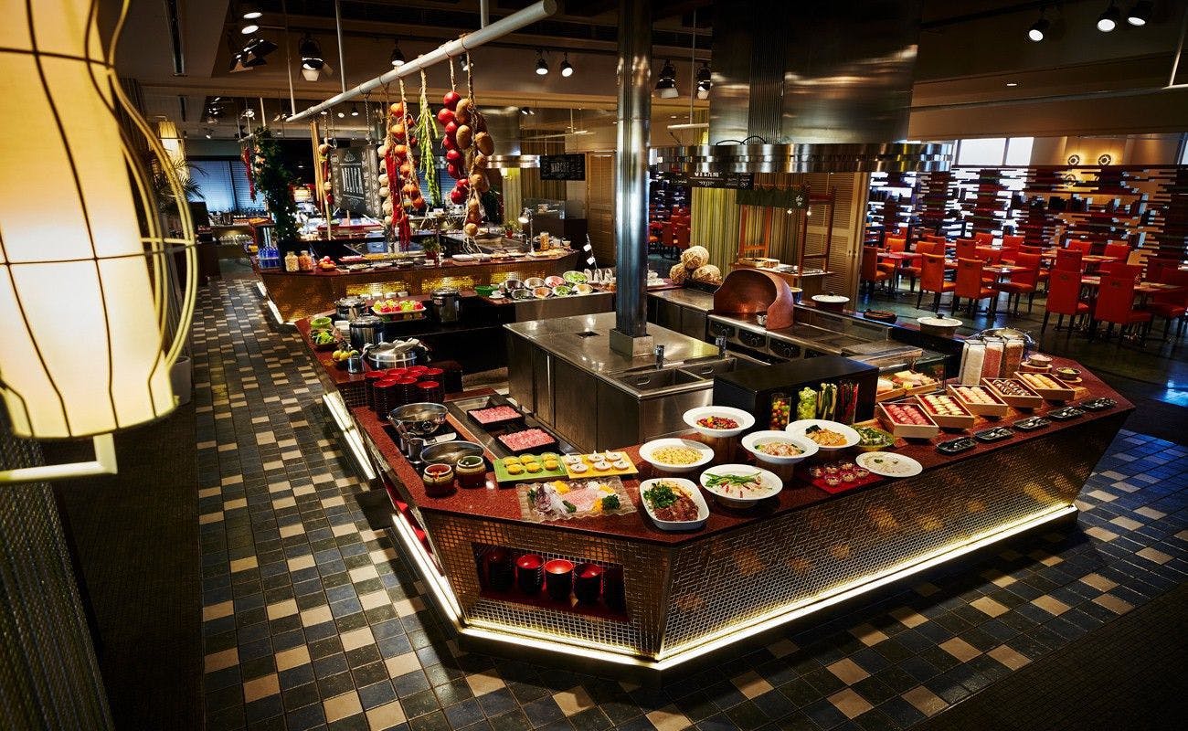 Hotel Universal Port - Enjoy seasonal fair menus! Dinner buffet ...