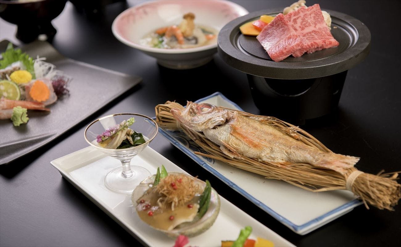 Taikanso Senami no Yu - 【Dinner Restaurant】\"Feast of Mountain and Sea ...