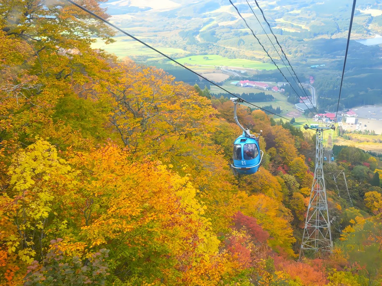 Resort Park Hotel Onikoube - [Onikobe: Autumn Foliage Gondola Telecabin ...