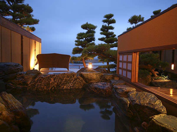 Hotel New Awaji - 【Villa Rakuen】All rooms feature open-air baths ...