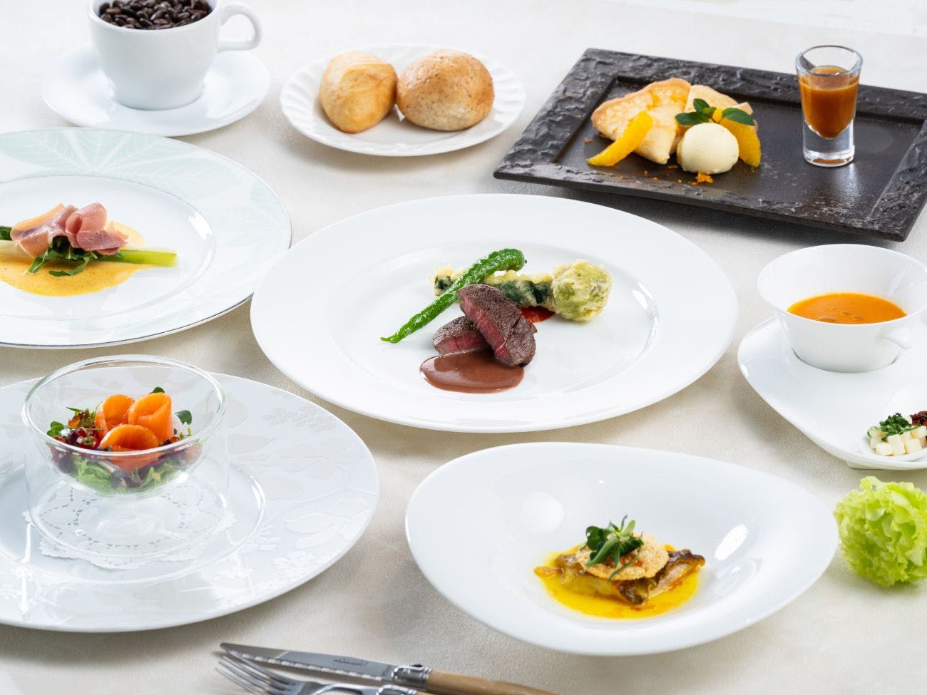 ホテルハーヴェスト旧軽井沢 - フレンチコース「サンセリテ」を楽しむ2食付きプラン（VP） - 【中庭側バルコニー確約】31平米のツイン洋室（ND1） 【Yahoo!トラベル】